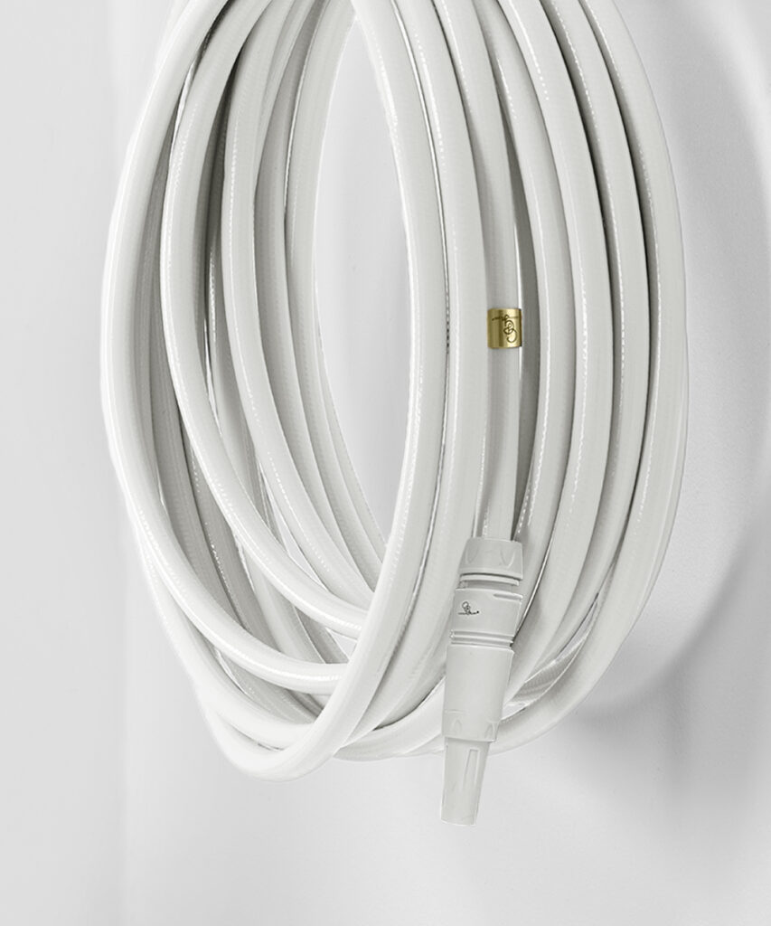 White snake hose + nozzle - Garden Glory USA